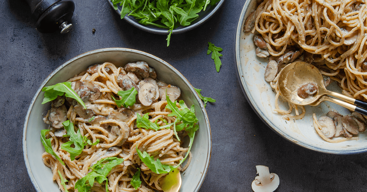 Budget recept vegan pasta funghi met roomsaus en champignons